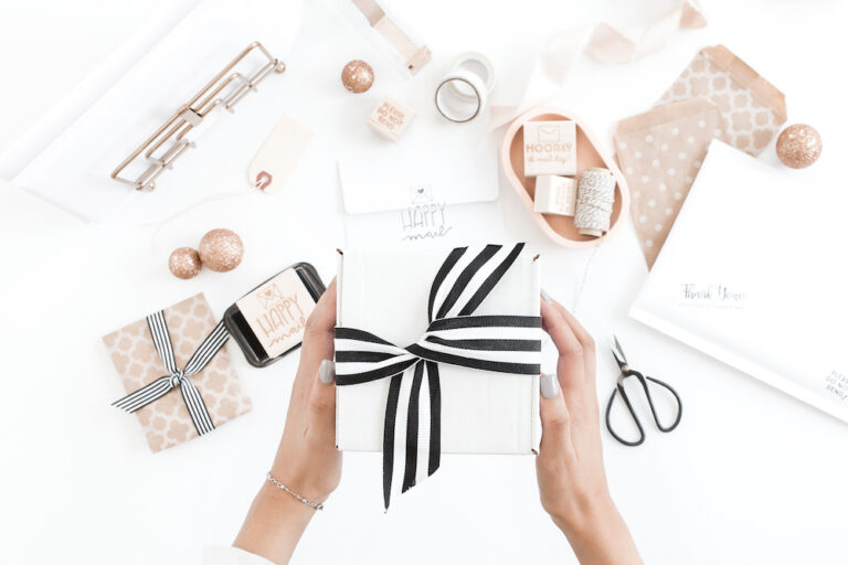 How to Write a Gift Guide That Converts (Plus 25+ Gift Guide Ideas ...